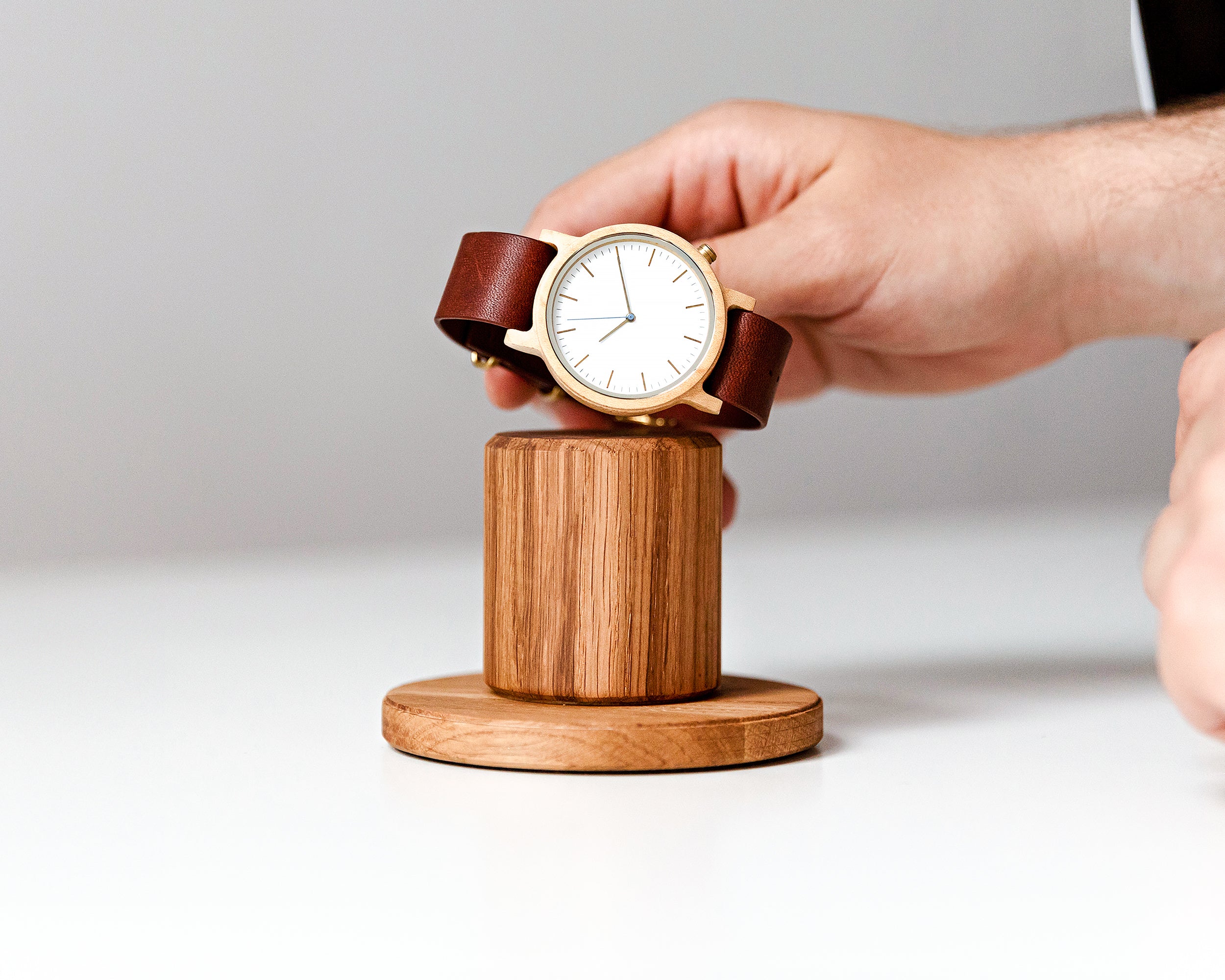 Watch stand – TheHrdwood