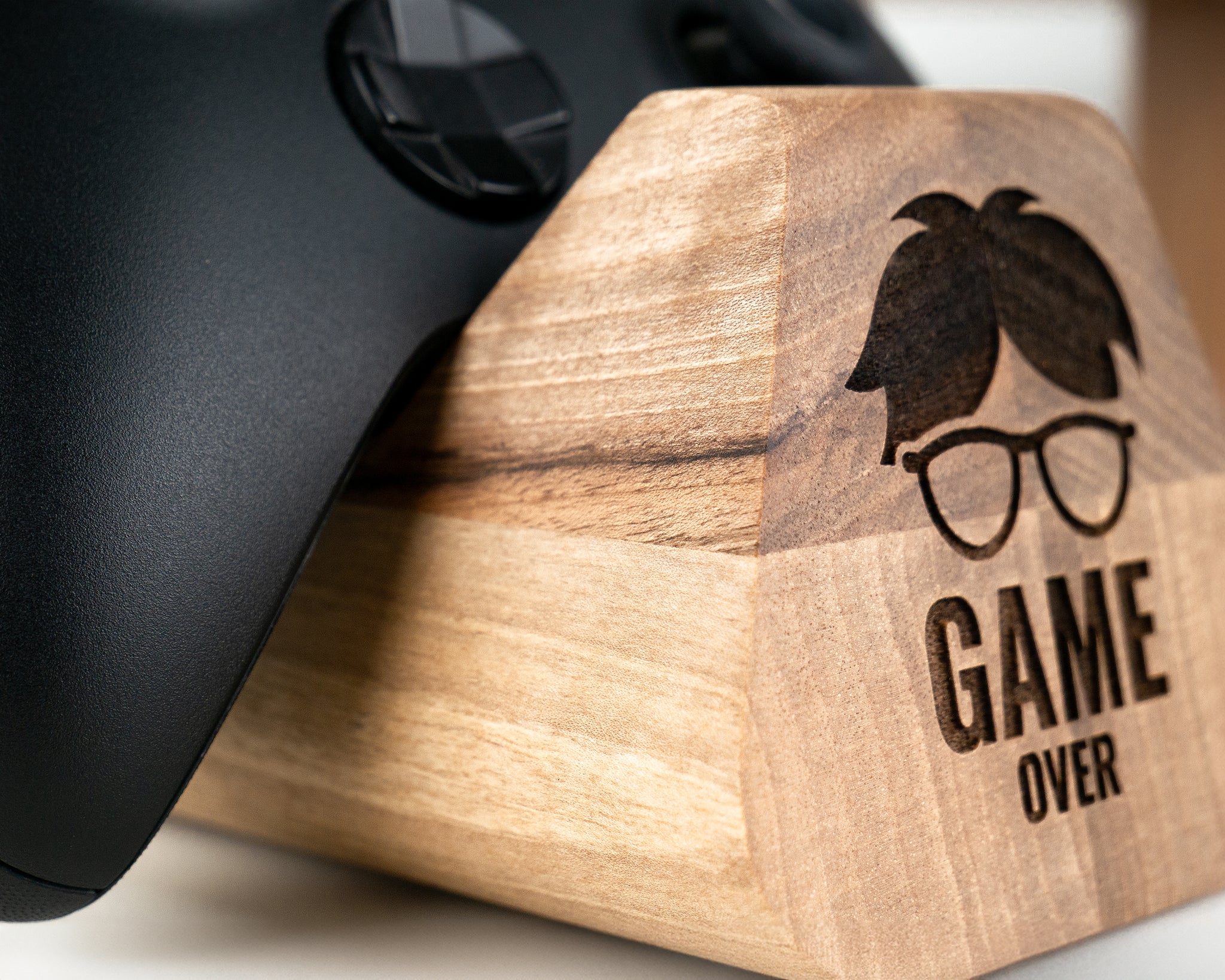 Gamepad Stand – TheHrdwood